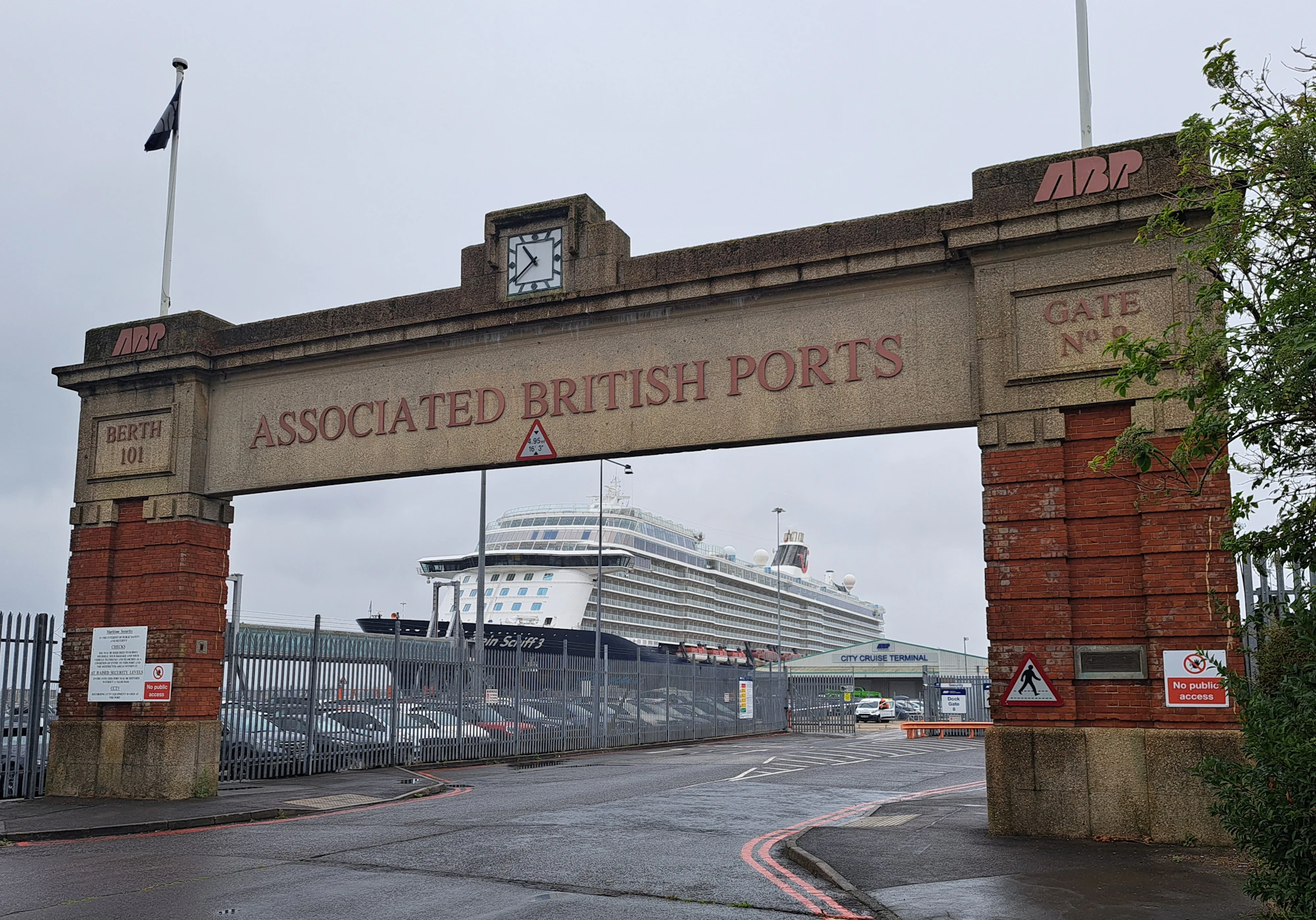Southampton Cruise Terminals & Parking Guide | PortAdventurer